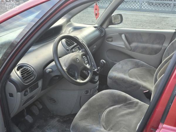 Citroen xsara-picasso 2002 Šauļi, ar dzinēja tilpumu 2.00 L un nobraukumu 257 tūkst. km par 300 €, foto 8 vietnē AUTOMOTO.COM.LV