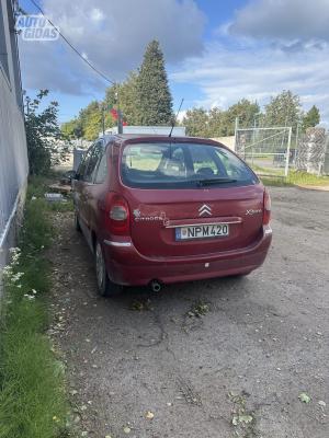 Sarkans Citroen xsara-picasso 2005 Viļņa, ar dzinēja tilpumu 1.60 L un nobraukumu 159 tūkst. km par 550 €, foto 3 vietnē AUTOMOTO.COM.LV