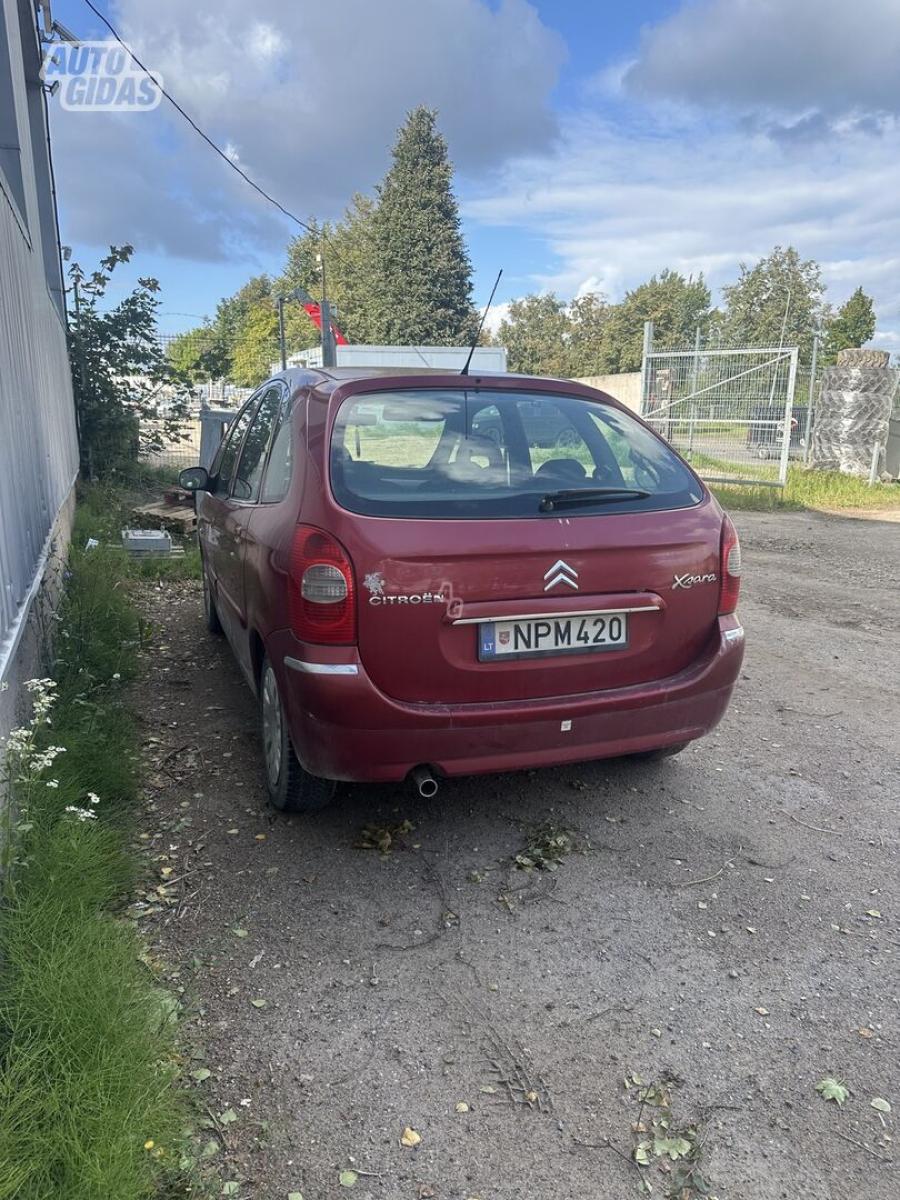 Sarkans Citroen xsara-picasso 2005 Viļņa, ar dzinēja tilpumu 1.60 L un nobraukumu 159 tūkst. km par 550 €, foto 3 vietnē AUTOMOTO.COM.LV