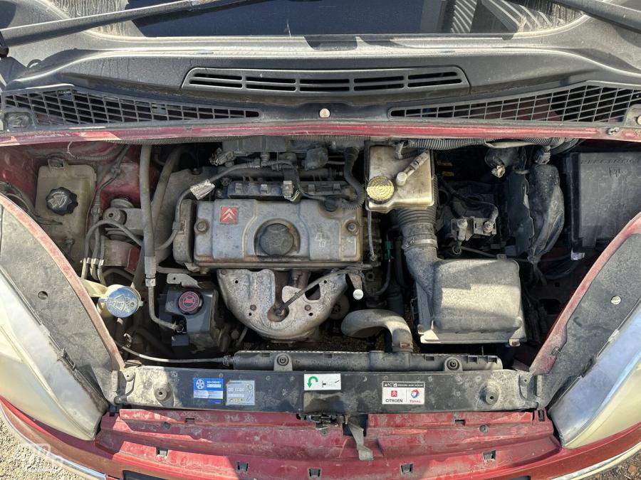 Sarkans Citroen xsara-picasso 2005 Viļņa, ar dzinēja tilpumu 1.60 L un nobraukumu 159 tūkst. km par 550 €, foto 6 vietnē AUTOMOTO.COM.LV