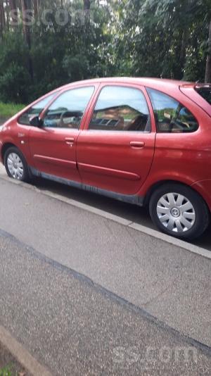 Sarkans Citroen xsara-picasso 2006 Rīga, ar dzinēja tilpumu 2.00 L un nobraukumu 0 tūkst. km par 1000 €, foto  vietnē AUTOMOTO.COM.LV