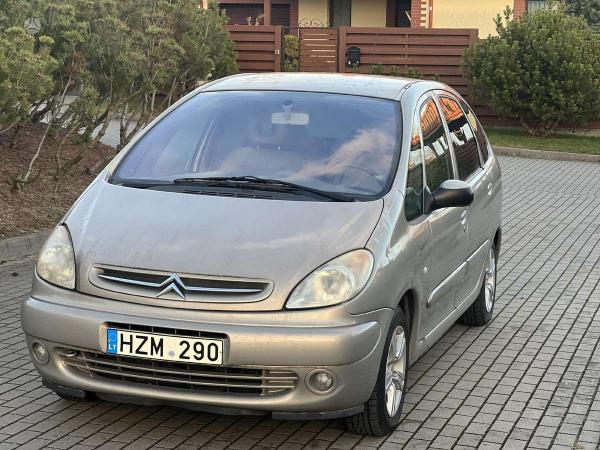 Dzeltens Citroen xsara-picasso 2002 Klaipėda, ar dzinēja tilpumu 1.75 L un nobraukumu 242 tūkst. km par 500 €, foto 1 vietnē AUTOMOTO.COM.LV