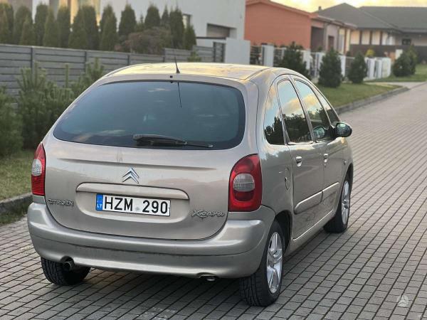 Dzeltens Citroen xsara-picasso 2002 Klaipėda, ar dzinēja tilpumu 1.75 L un nobraukumu 242 tūkst. km par 500 €, foto 4 vietnē AUTOMOTO.COM.LV