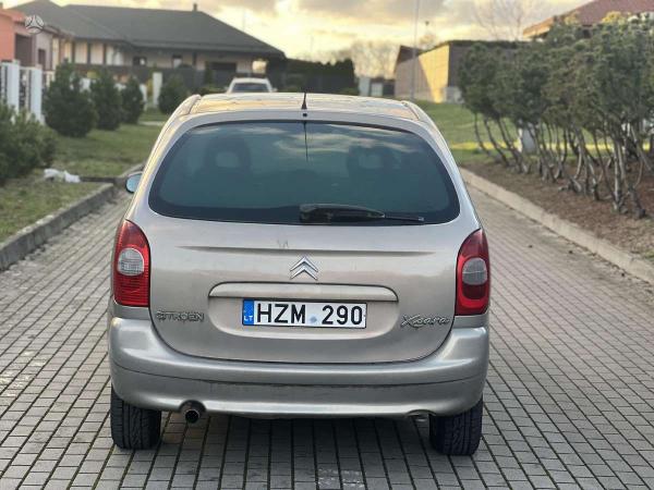 Dzeltens Citroen xsara-picasso 2002 Klaipėda, ar dzinēja tilpumu 1.75 L un nobraukumu 242 tūkst. km par 500 €, foto 5 vietnē AUTOMOTO.COM.LV