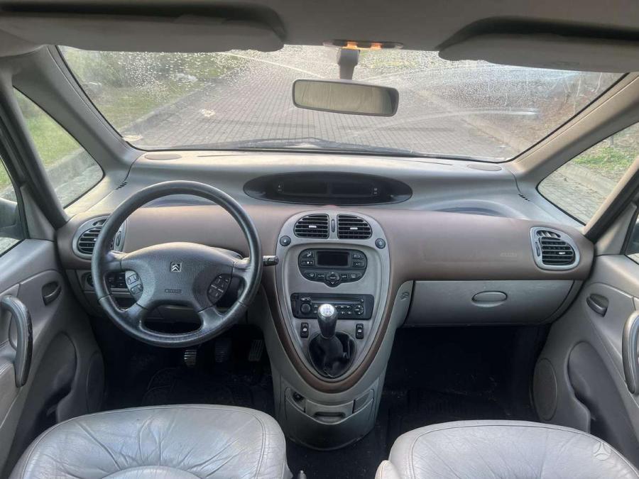 Yellow Citroen xsara-picasso 2002 in Klaipeda, with an engine capacity of 1.75 L and mileage of 242 thousand km for 500 €, photo 7 on AUTOMOTO.COM.LV