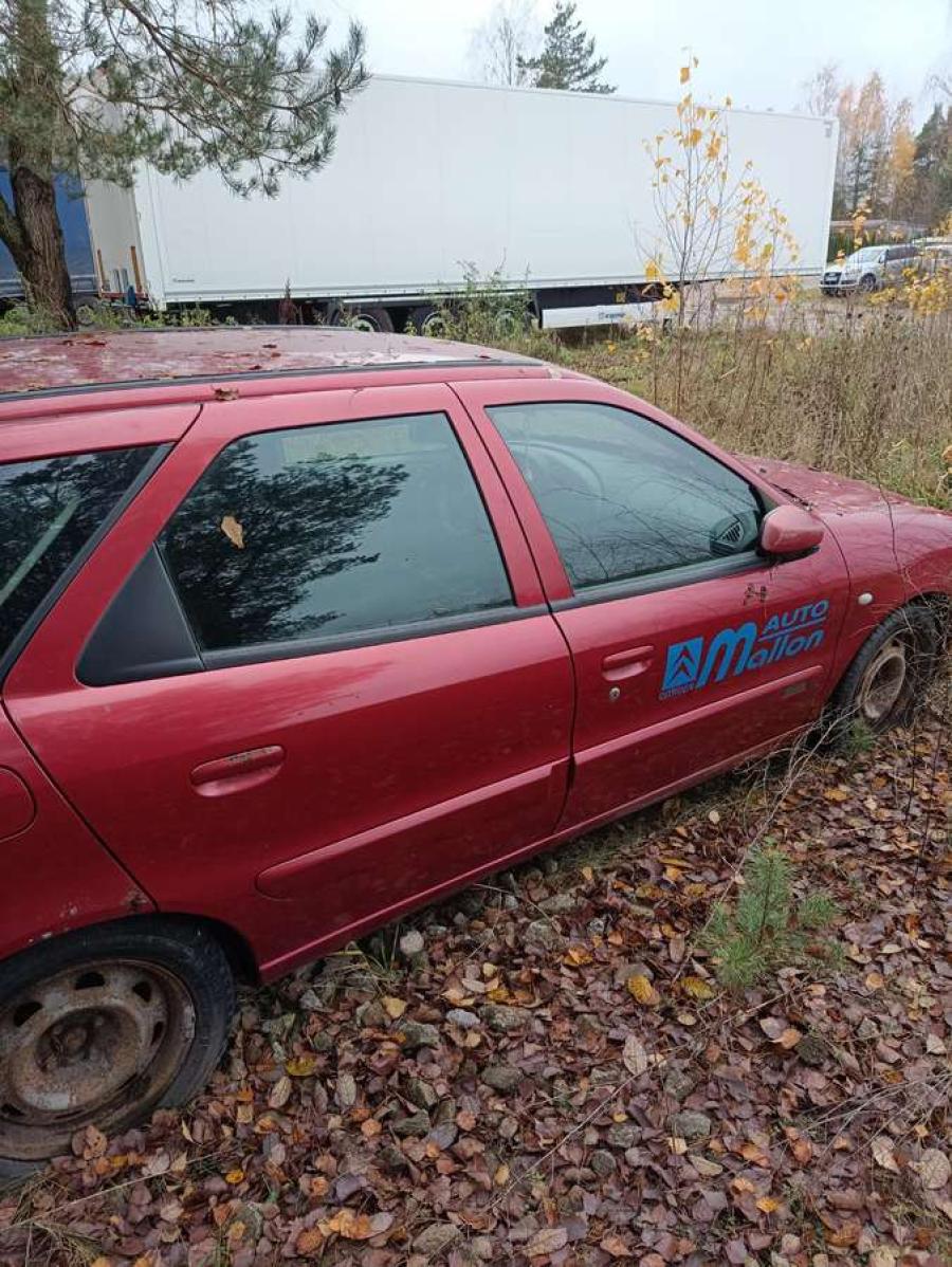 Sarkans Citroen Xsara 2002 Viļņa, ar dzinēja tilpumu 2.00 L un nobraukumu 140 tūkst. km par 800 €, foto 1 vietnē AUTOMOTO.COM.LV