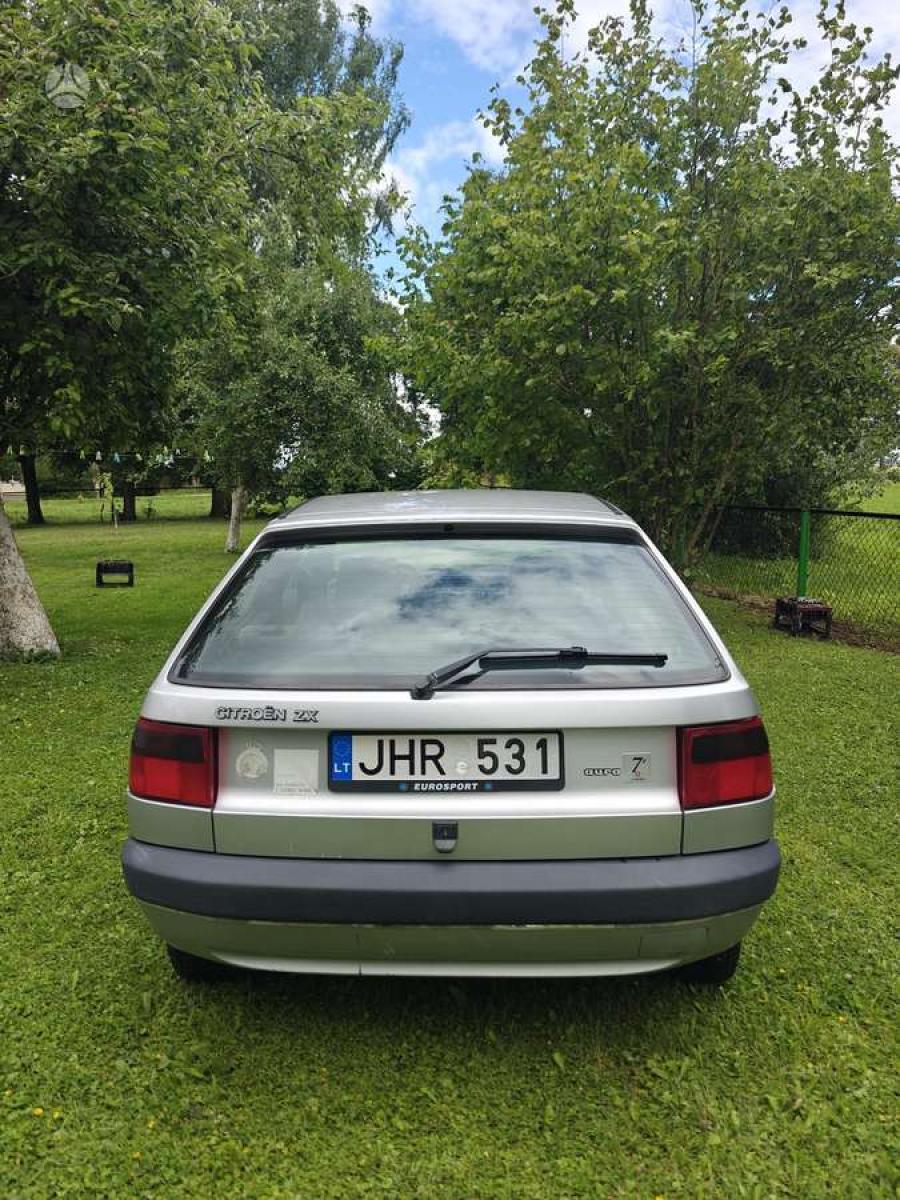 Pelēks Citroen ZX 1995 Marijampole, ar dzinēja tilpumu 1.76 L un nobraukumu 222 tūkst. km par 699 €, foto 5 vietnē AUTOMOTO.COM.LV