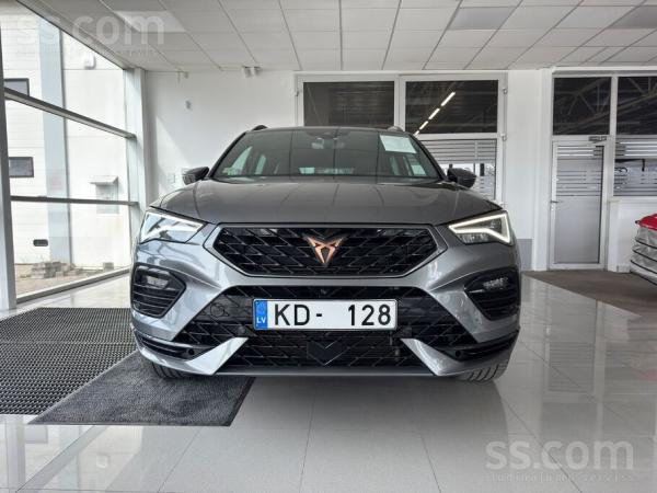 Серый Cupra ateca 2022 в Рига, объемом двигателя 2.00 л и пробегом 78 тыс. км за 28350 €, фото 2 на AUTOMOTO.COM.LV