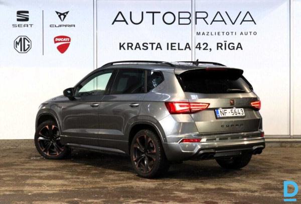 Серый Cupra ateca 2022 в Рига, объемом двигателя 2.00 л и пробегом 51 тыс. км за 29490 €, фото 2 на AUTOMOTO.COM.LV
