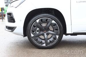 Белый Cupra ateca 2025 в Рига, объемом двигателя 2.00 л и пробегом 18 тыс. км за 36490 €, фото 35 на AUTOMOTO.COM.LV