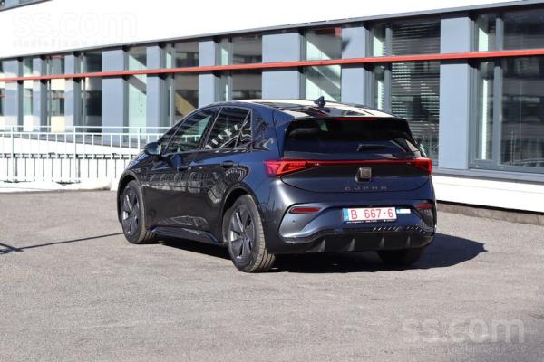 Black Cupra Born 2022 in Riga, with an engine capacity of 0.00 L and mileage of 4 thousand km for 29480 €, photo 4 on AUTOMOTO.COM.LV