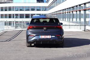 Черный Cupra Born 2022 в Рига, объемом двигателя 0.00 л и пробегом 4 тыс. км за 29480 €, фото 6 на AUTOMOTO.COM.LV
