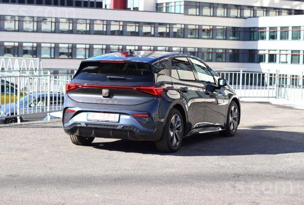 Black Cupra Born 2022 in Riga, with an engine capacity of 0.00 L and mileage of 4 thousand km for 29480 €, photo 6 on AUTOMOTO.COM.LV