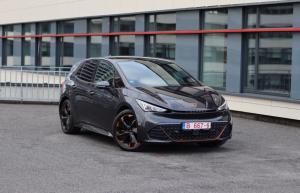 Черный Cupra Born 2022 в Рига, объемом двигателя 0.00 л и пробегом 63 тыс. км за 23480 €, фото  на AUTOMOTO.COM.LV