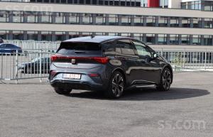 Black Cupra Born 2022 in Riga, with an engine capacity of 0.00 L and mileage of 5 thousand km for 28480 €, photo 7 on AUTOMOTO.COM.LV