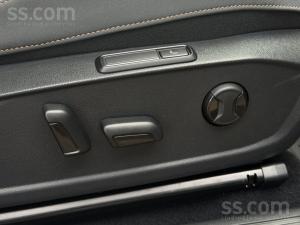 Black Cupra Born 2022 in Riga, with an engine capacity of 0.00 L and mileage of 5 thousand km for 28480 €, photo 11 on AUTOMOTO.COM.LV