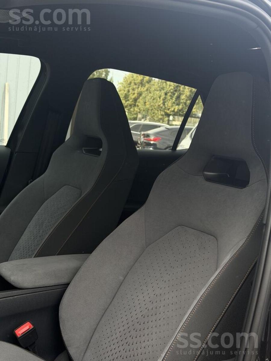 Black Cupra Born 2022 in Riga, with an engine capacity of 0.00 L and mileage of 5 thousand km for 28480 €, photo 16 on AUTOMOTO.COM.LV