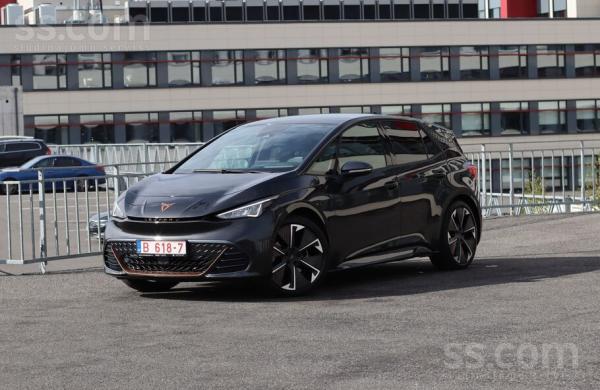 Cupra Born 2022 in Riga on AUTOMOTO.COM.LV Black Cupra Born 2022 in Riga, with an engine capacity of 0.00 L and mileage of 5 thousand km for 28480 ā¬, photo 4 on AUTOMOTO.COM.LV