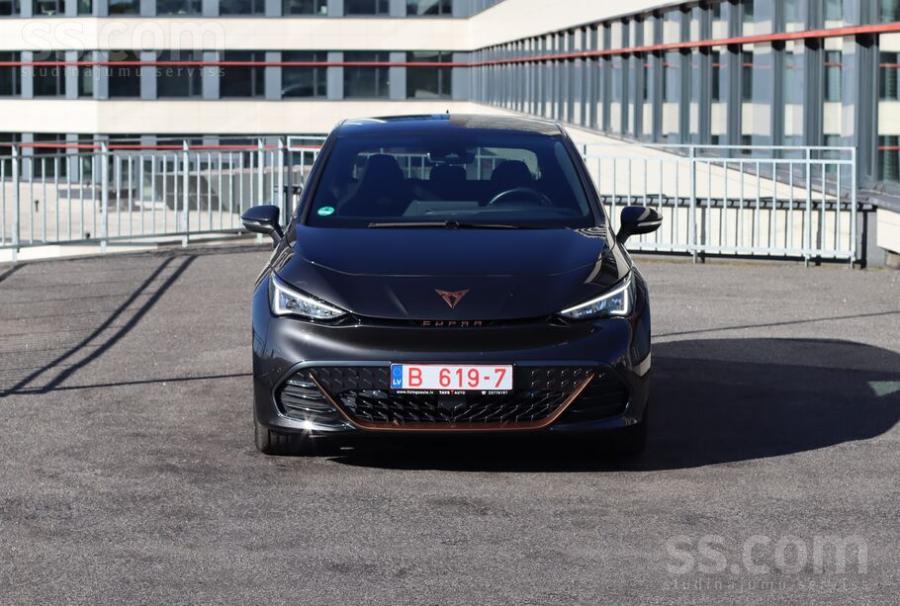 Черный Cupra Born 2022 в Рига, объемом двигателя 0.00 л и пробегом 35 тыс. км за 23480 €, фото 3 на AUTOMOTO.COM.LV