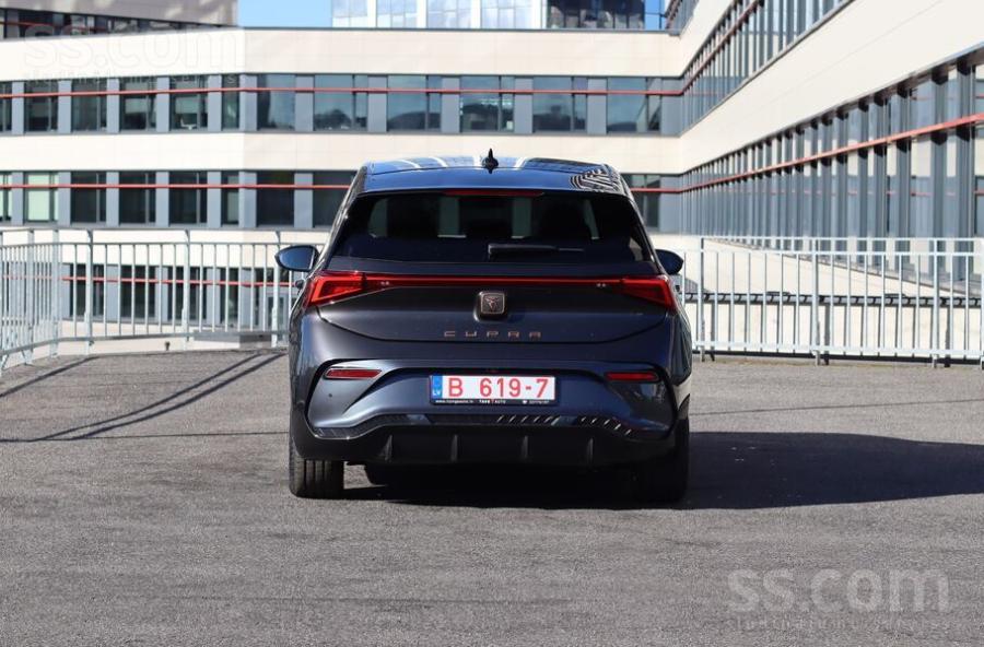 Черный Cupra Born 2022 в Рига, объемом двигателя 0.00 л и пробегом 35 тыс. км за 23480 €, фото 6 на AUTOMOTO.COM.LV