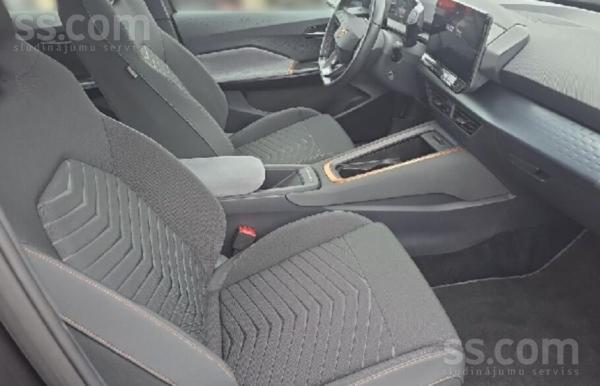 Black Cupra Born 2023 in Riga, with an engine capacity of 0.00 L and mileage of 92 thousand km for 23990 €, photo 6 on AUTOMOTO.COM.LV