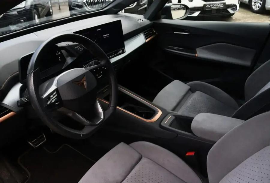 Black Cupra Born 2024 in Riga, with an engine capacity of 0.00 L and mileage of 31 thousand km for 28990 €, photo 5 on AUTOMOTO.COM.LV