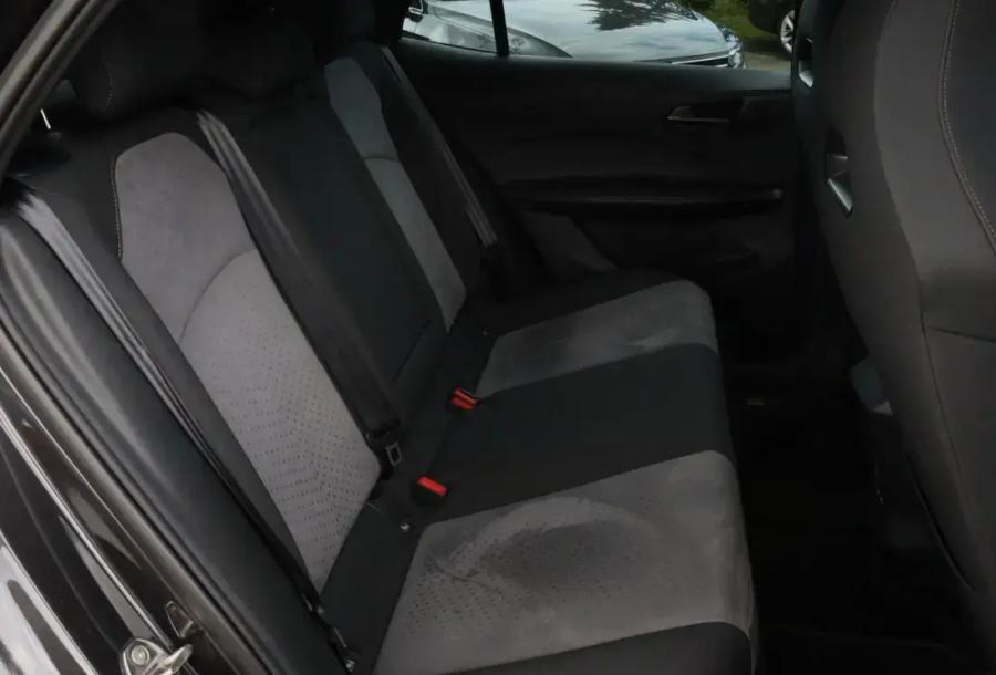 Black Cupra Born 2024 in Riga, with an engine capacity of 0.00 L and mileage of 31 thousand km for 28990 €, photo 8 on AUTOMOTO.COM.LV