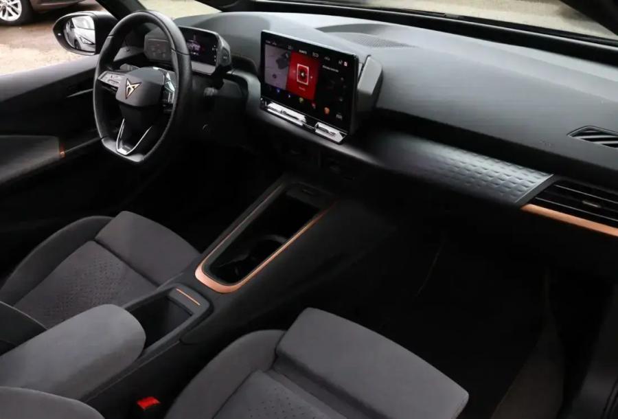 Black Cupra Born 2024 in Riga, with an engine capacity of 0.00 L and mileage of 31 thousand km for 28990 €, photo 10 on AUTOMOTO.COM.LV