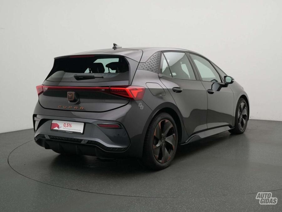 Black Cupra Born 2023 in Kaunas, with an engine capacity of 0.00 L and mileage of 22 thousand km for 26508 €, photo 2 on AUTOMOTO.COM.LV