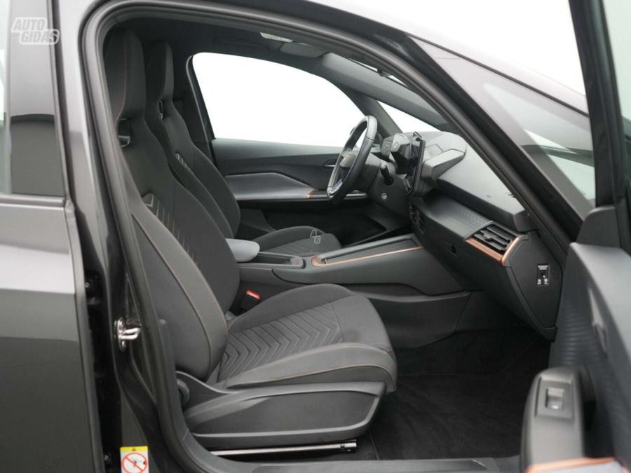 Black Cupra Born 2023 in Kaunas, with an engine capacity of 0.00 L and mileage of 22 thousand km for 26508 €, photo 10 on AUTOMOTO.COM.LV