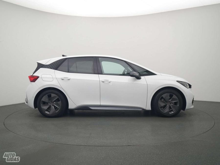 Melns Cupra Born 2023 Kauņa, ar dzinēja tilpumu 0.00 L un nobraukumu 30 tūkst. km par 24851 €, foto 2 vietnē AUTOMOTO.COM.LV