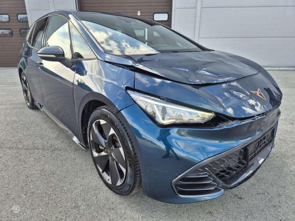 Синий Cupra Born 2023 в Мажейкяй, объемом двигателя 0.00 л и пробегом 28 тыс. км за 16400 €, фото 3 на AUTOMOTO.COM.LV