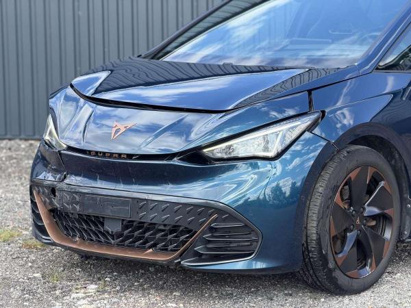 Синий Cupra Born 2022 в Каунас, объемом двигателя 0.00 л и пробегом 121 тыс. км за 15900 €, фото 2 на AUTOMOTO.COM.LV