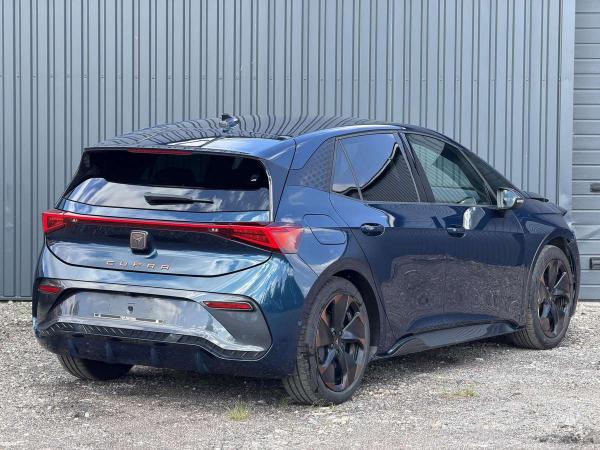 Синий Cupra Born 2022 в Каунас, объемом двигателя 0.00 л и пробегом 121 тыс. км за 15900 €, фото 4 на AUTOMOTO.COM.LV