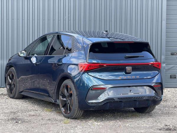 Синий Cupra Born 2022 в Каунас, объемом двигателя 0.00 л и пробегом 121 тыс. км за 15900 €, фото 5 на AUTOMOTO.COM.LV