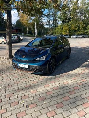 Синий Cupra Born 2023 в Рига, объемом двигателя 0.00 л и пробегом 45 тыс. км за 26900 €, фото  на AUTOMOTO.COM.LV