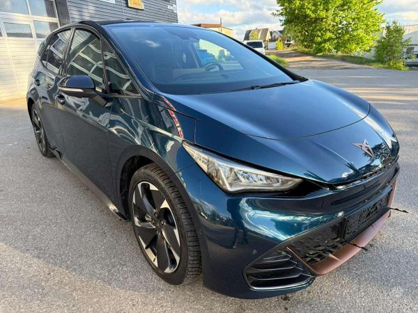 Zils Cupra Born 2024 Utena, ar dzinēja tilpumu 0.00 L un nobraukumu 33 tūkst. km par 22500 €, foto 1 vietnē AUTOMOTO.COM.LV