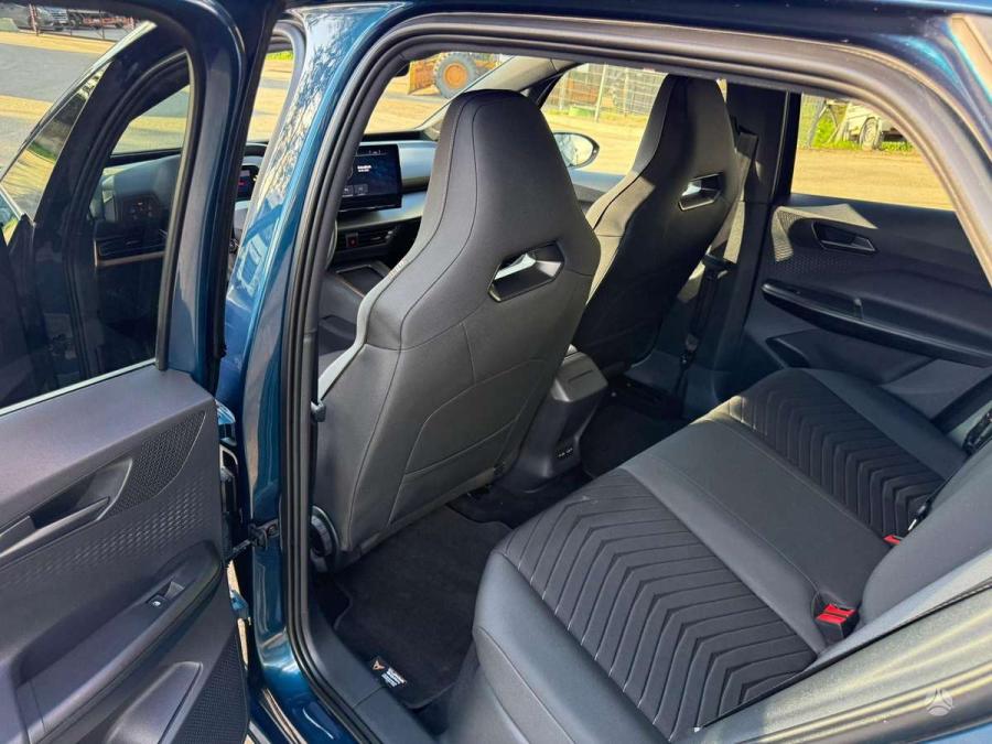 Zils Cupra Born 2024 Utena, ar dzinēja tilpumu 0.00 L un nobraukumu 33 tūkst. km par 22500 €, foto 21 vietnē AUTOMOTO.COM.LV