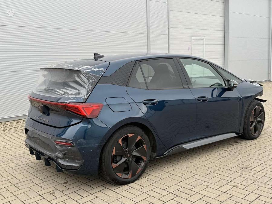 Зеленый Cupra Born 2022 в Каунас, объемом двигателя 0.00 л и пробегом 39 тыс. км за 8700 €, фото 1 на AUTOMOTO.COM.LV