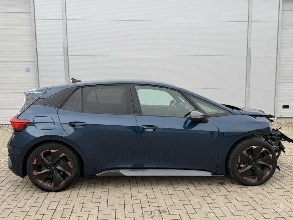 Зеленый Cupra Born 2022 в Каунас, объемом двигателя 0.00 л и пробегом 39 тыс. км за 8700 €, фото 3 на AUTOMOTO.COM.LV