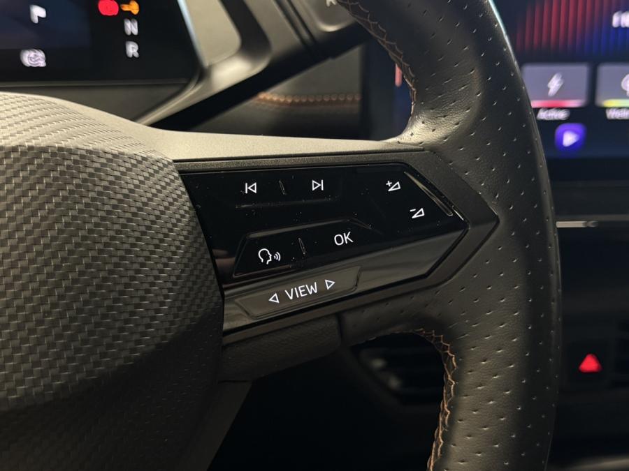 Pelēks Cupra Born 2022 Rīga, ar dzinēja tilpumu 0.00 L un nobraukumu 101 tūkst. km par 19990 €, foto 25 vietnē AUTOMOTO.COM.LV