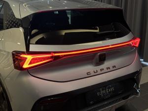 Pelēks Cupra Born 2022 Rīga, ar dzinēja tilpumu 0.00 L un nobraukumu 101 tūkst. km par 19990 €, foto 32 vietnē AUTOMOTO.COM.LV