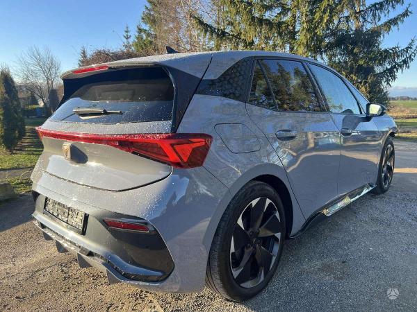 Pelēks Cupra Born 2022 Kauņa, ar dzinēja tilpumu 0.00 L un nobraukumu 55 tūkst. km par 13750 €, foto 2 vietnē AUTOMOTO.COM.LV