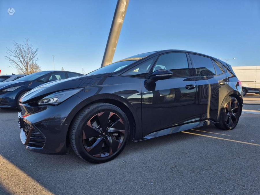 Pelēks Cupra Born 2022 Viļņa, ar dzinēja tilpumu 0.00 L un nobraukumu 100 tūkst. km par 22500 €, foto 4 vietnē AUTOMOTO.COM.LV