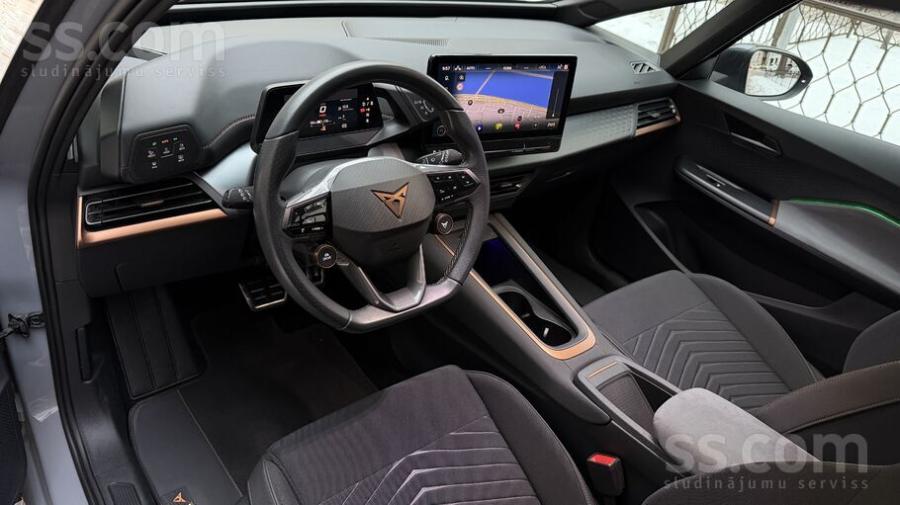 Серый Cupra Born 2022 в Рига, объемом двигателя 0.00 л и пробегом 60 тыс. км за 24450 €, фото 14 на AUTOMOTO.COM.LV