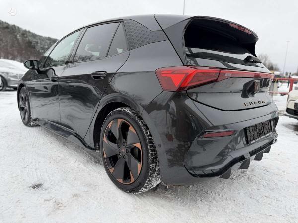 Pelēks Cupra Born 2022 Viļņa, ar dzinēja tilpumu 0.00 L un nobraukumu 113 tūkst. km par 22000 €, foto 2 vietnē AUTOMOTO.COM.LV