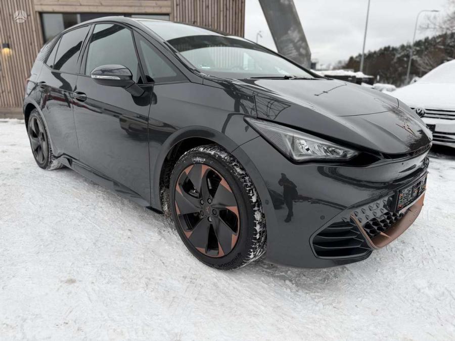 Pelēks Cupra Born 2022 Viļņa, ar dzinēja tilpumu 0.00 L un nobraukumu 113 tūkst. km par 22000 €, foto 5 vietnē AUTOMOTO.COM.LV