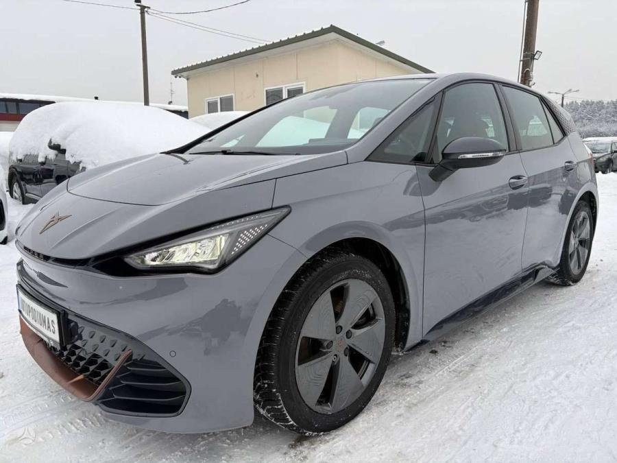 Серый Cupra Born 2022 в Вильнюс, объемом двигателя 0.00 л и пробегом 122 тыс. км за 18900 €, фото 1 на AUTOMOTO.COM.LV