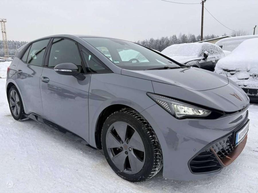 Серый Cupra Born 2022 в Вильнюс, объемом двигателя 0.00 л и пробегом 122 тыс. км за 18900 €, фото 2 на AUTOMOTO.COM.LV