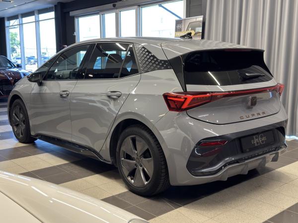 Grey Cupra Born 2022 in Riga, with an engine capacity of 0.00 L and mileage of 91 thousand km for 21990 €, photo 5 on AUTOMOTO.COM.LV